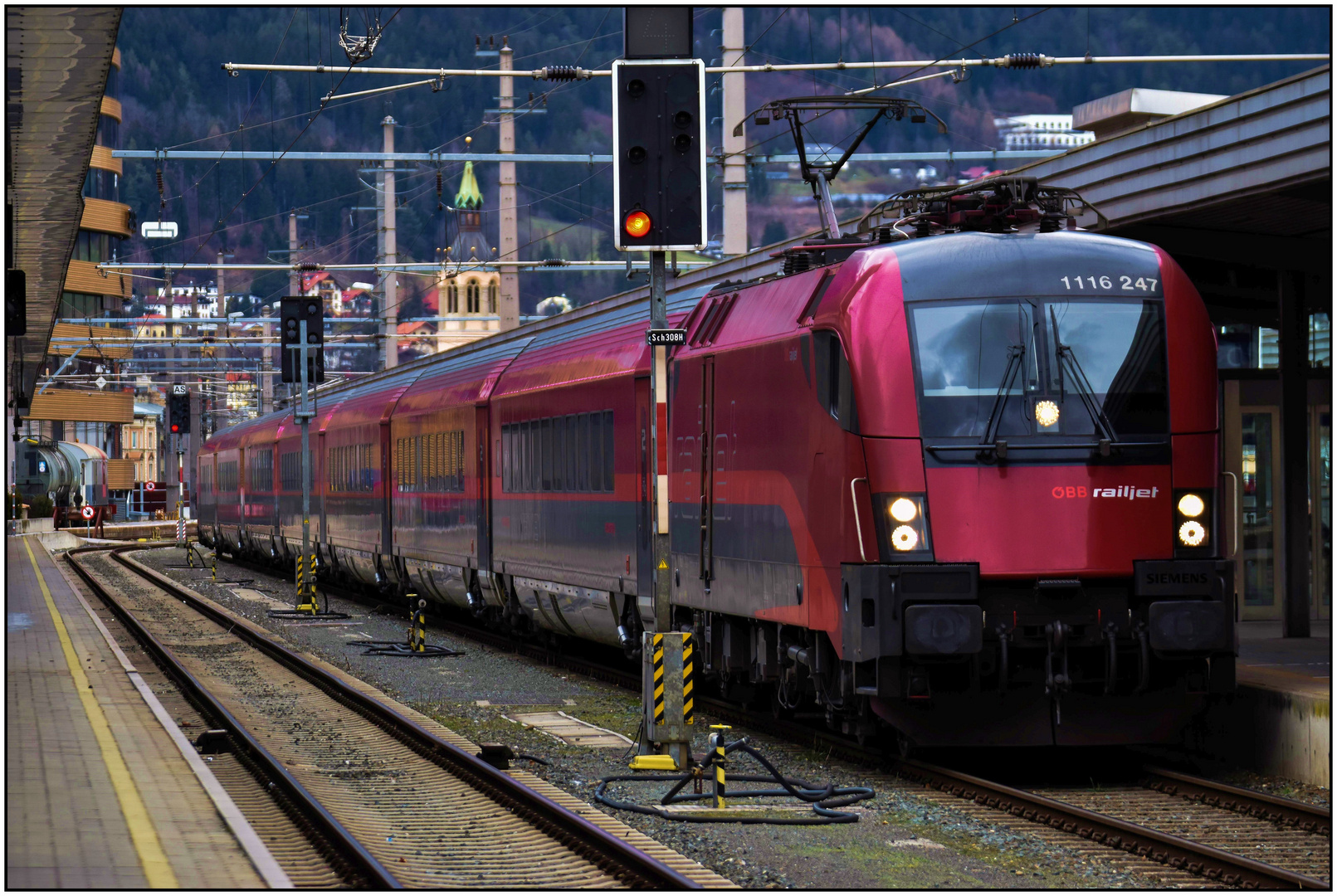 ÖBB Railjet 1116 247 im Bahnhof Innsbruck Foto & Bild | österreich ...