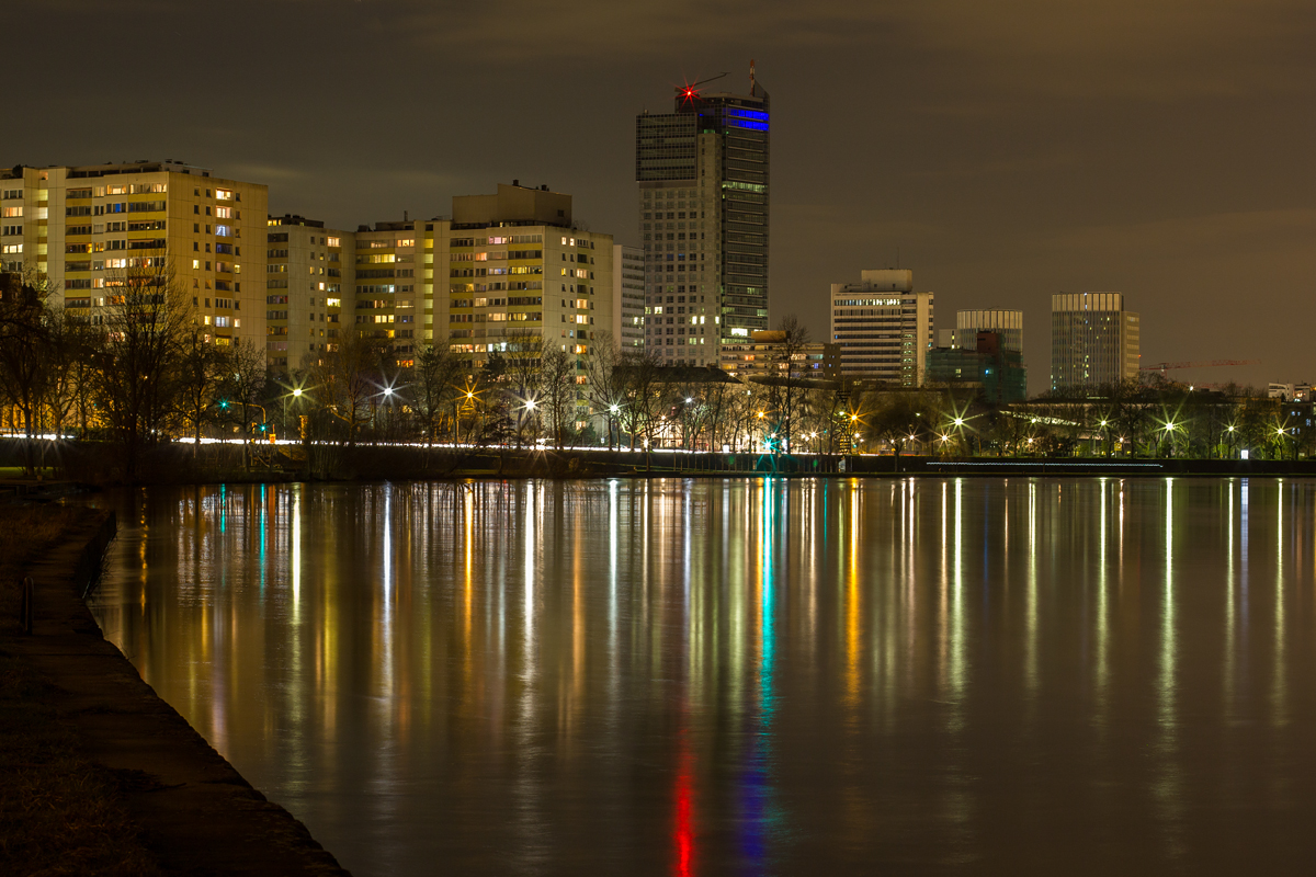 Offenbach-Skyline bei Nacht Foto & Bild | architektur, architektur bei ...