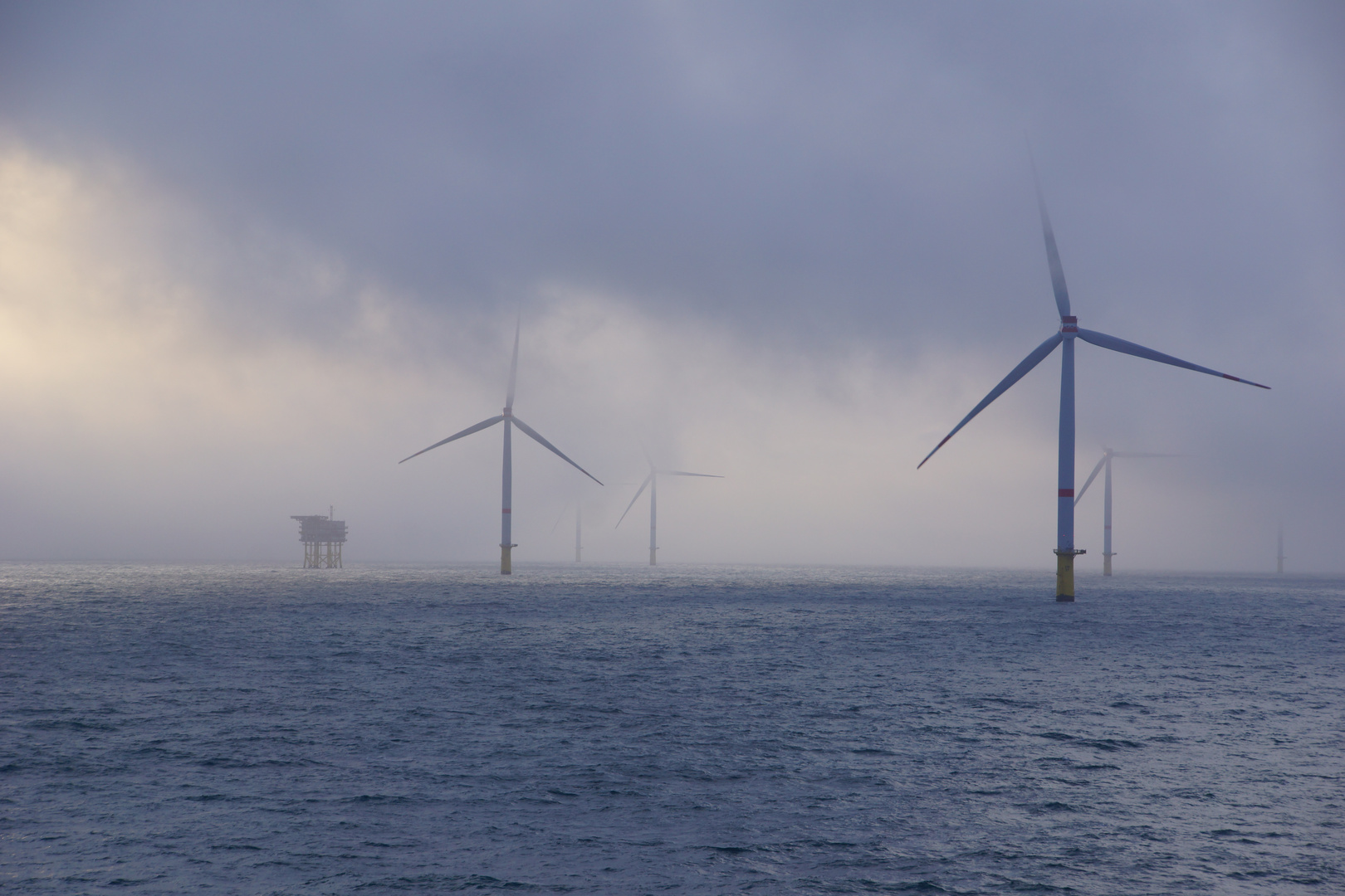 Offshore Windpark Foto & Bild | industrie und technik, landschaft, meer ...