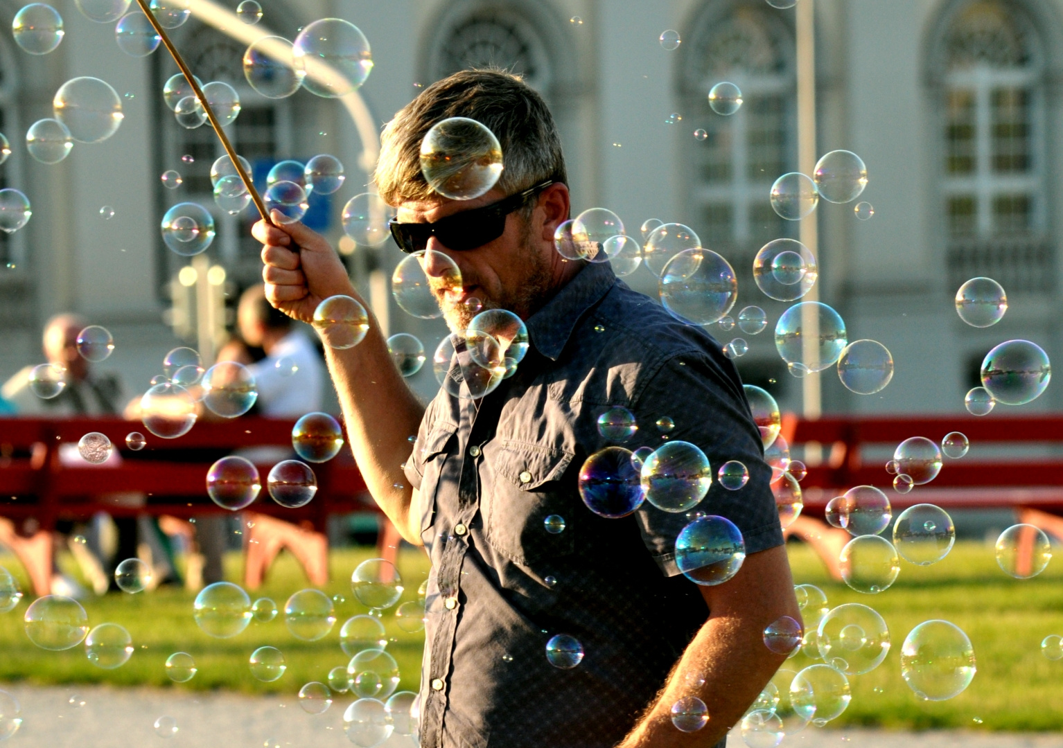 Oh yes. I am The Bubble Man. Foto & Bild | erwachsene menschen ...
