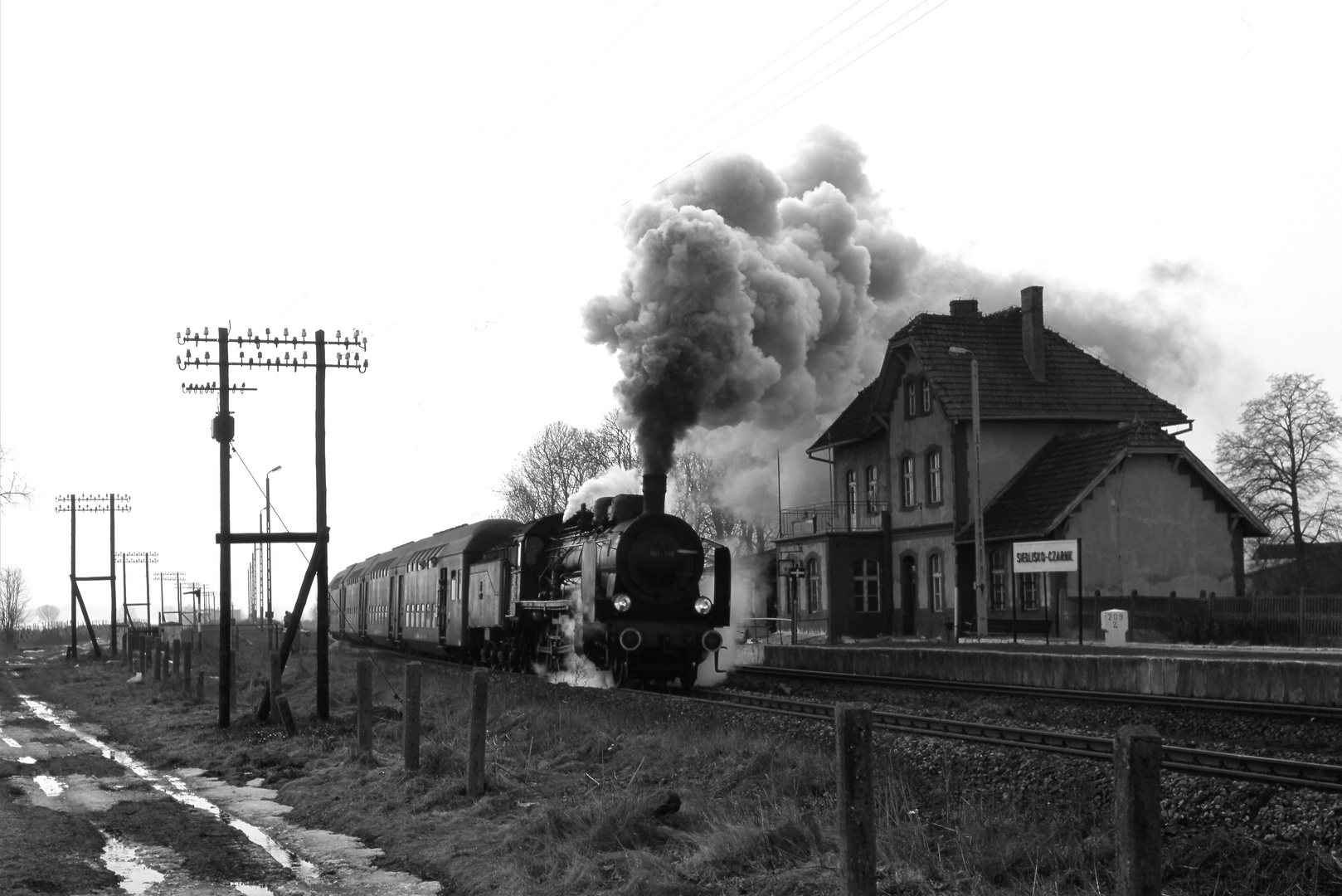 Ok1 359 (ex. 38 2155 ex. KPEV 2545 Osten) mit P11032 Ausfahrt Siedlisko ...