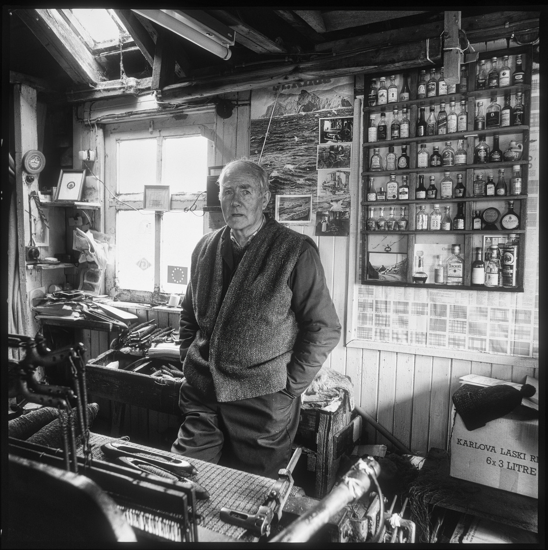 OLD FASHION WEAVER Foto & Bild | erwachsene menschen, europe, united ...