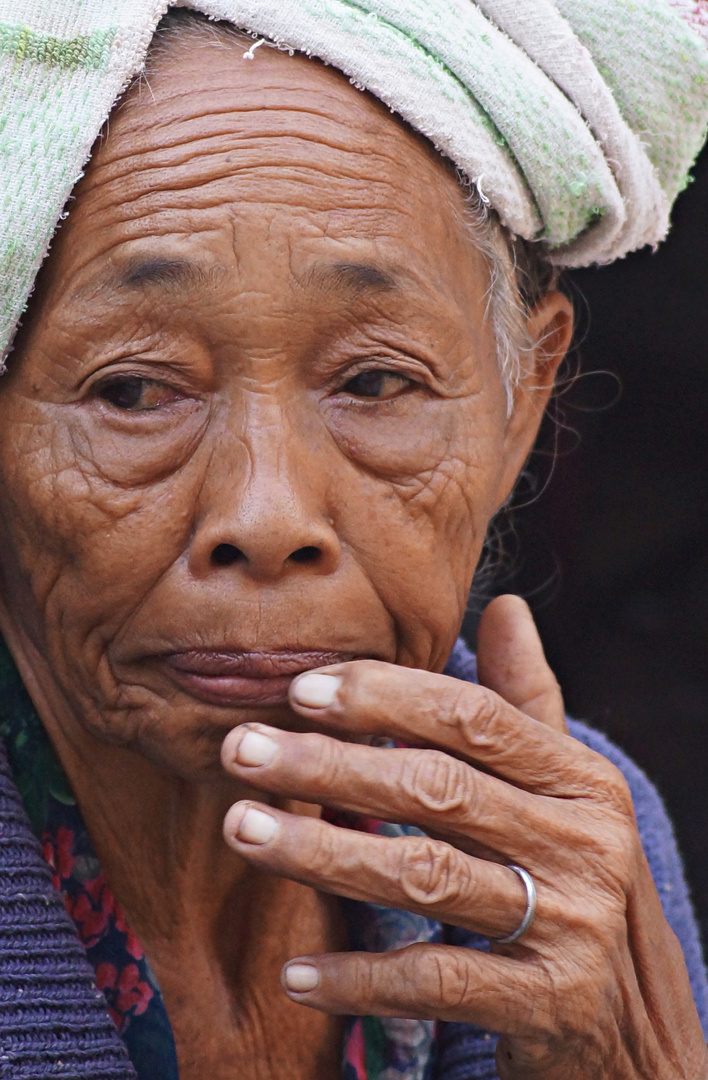 Old Lady @ Local Market in Ubud, Bali Foto & Bild | streetfotografie mit menschen, street ...