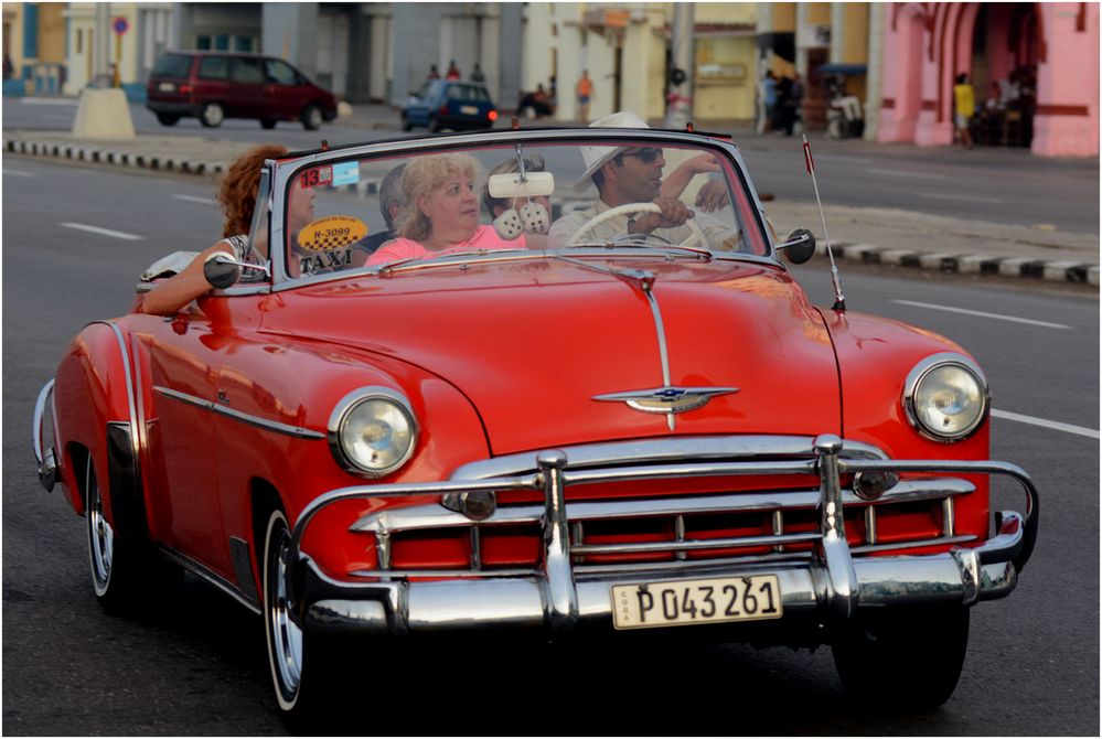 Oldtimer ... Foto & Bild | oldtimer, touristen, streetfotografie Bilder ...