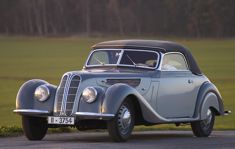 Oldtimer - BMW Cabrio im Licht der Morgensonne Foto & Bild | autos ...
