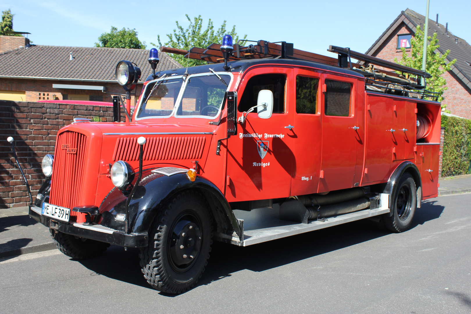 Oldtimer der Feuerwehr Foto & Bild | autos & zweiräder, feuerwehr ...