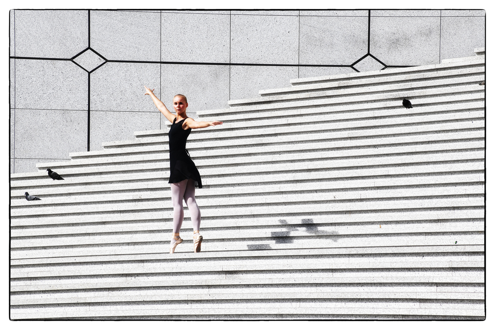 on stairs Foto & Bild | portrait, kunstfotografie & kultur, tanz Bilder auf fotocommunity