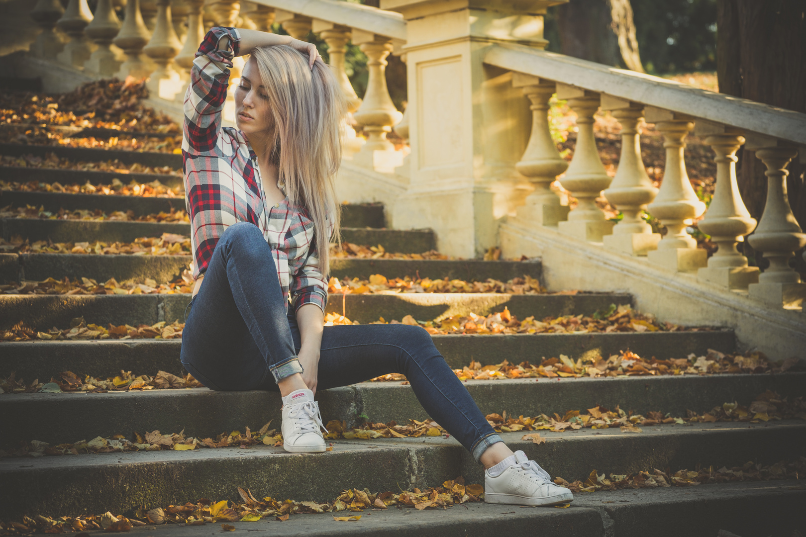 - on the steps - Foto & Bild | erwachsene menschen, jahreszeiten ...