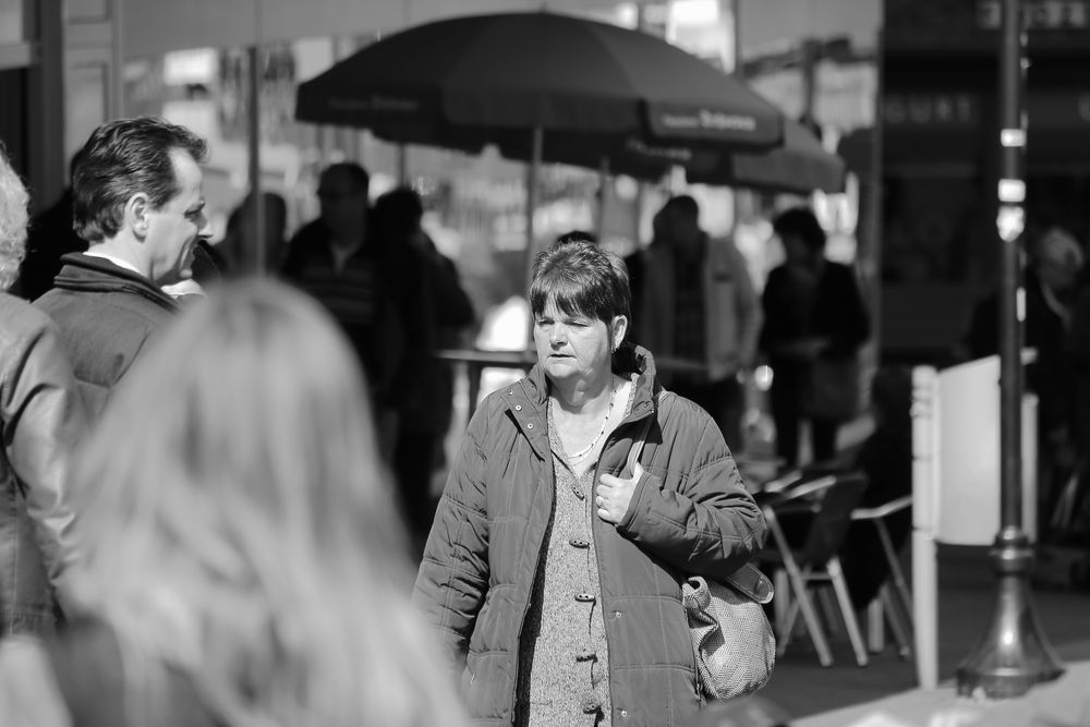One among many people Foto & Bild | streetfotografie mit menschen, street: spontane portraits ...