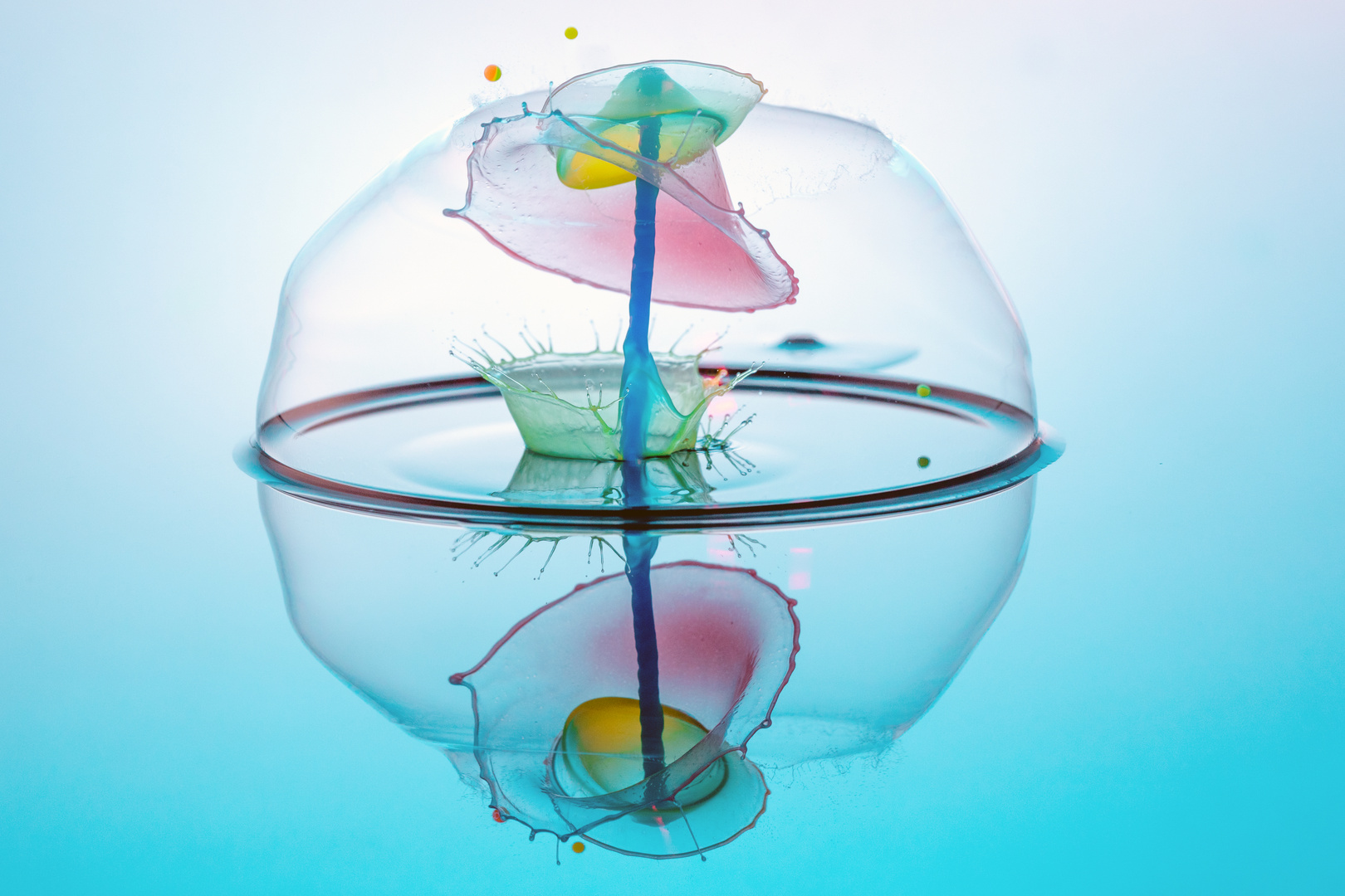 one soap bubble Foto & Bild | spezial, wasser, tropfen Bilder auf ...