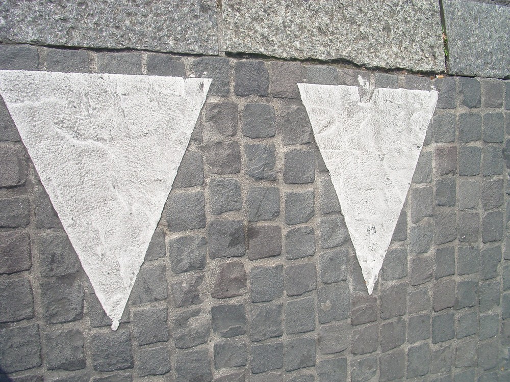 One Way! Down! Foto & Bild | abstraktes, formen, motive Bilder auf ...