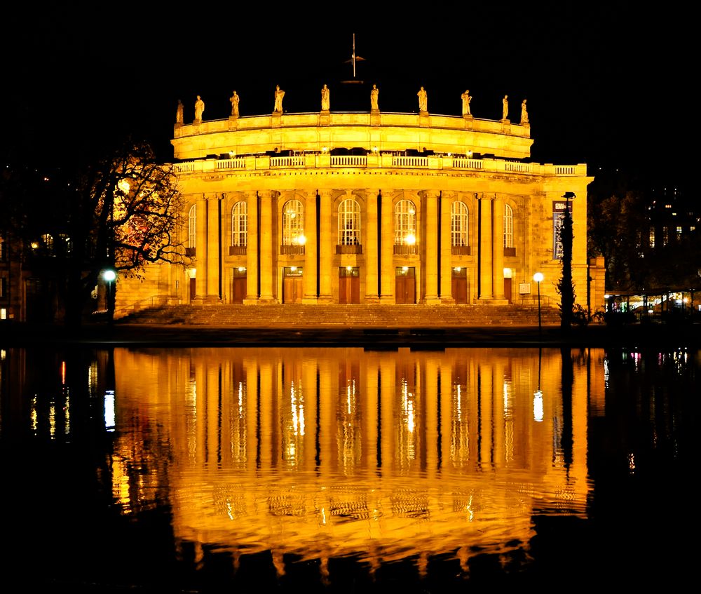 Oper Stuttgart Foto & Bild | architektur, architektur bei nacht, motive ...