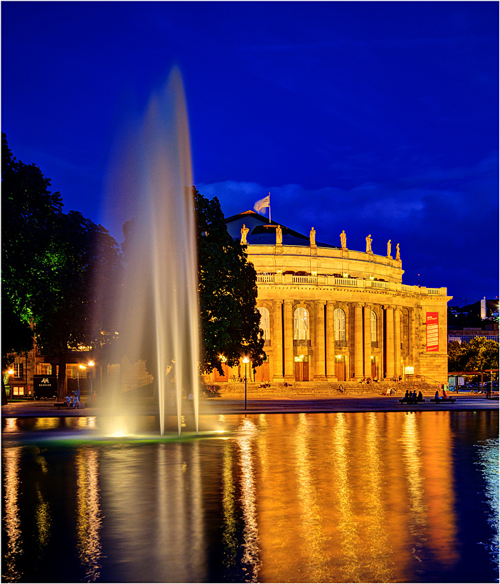Oper Stuttgart Foto & Bild | architektur, architektur bei nacht ...