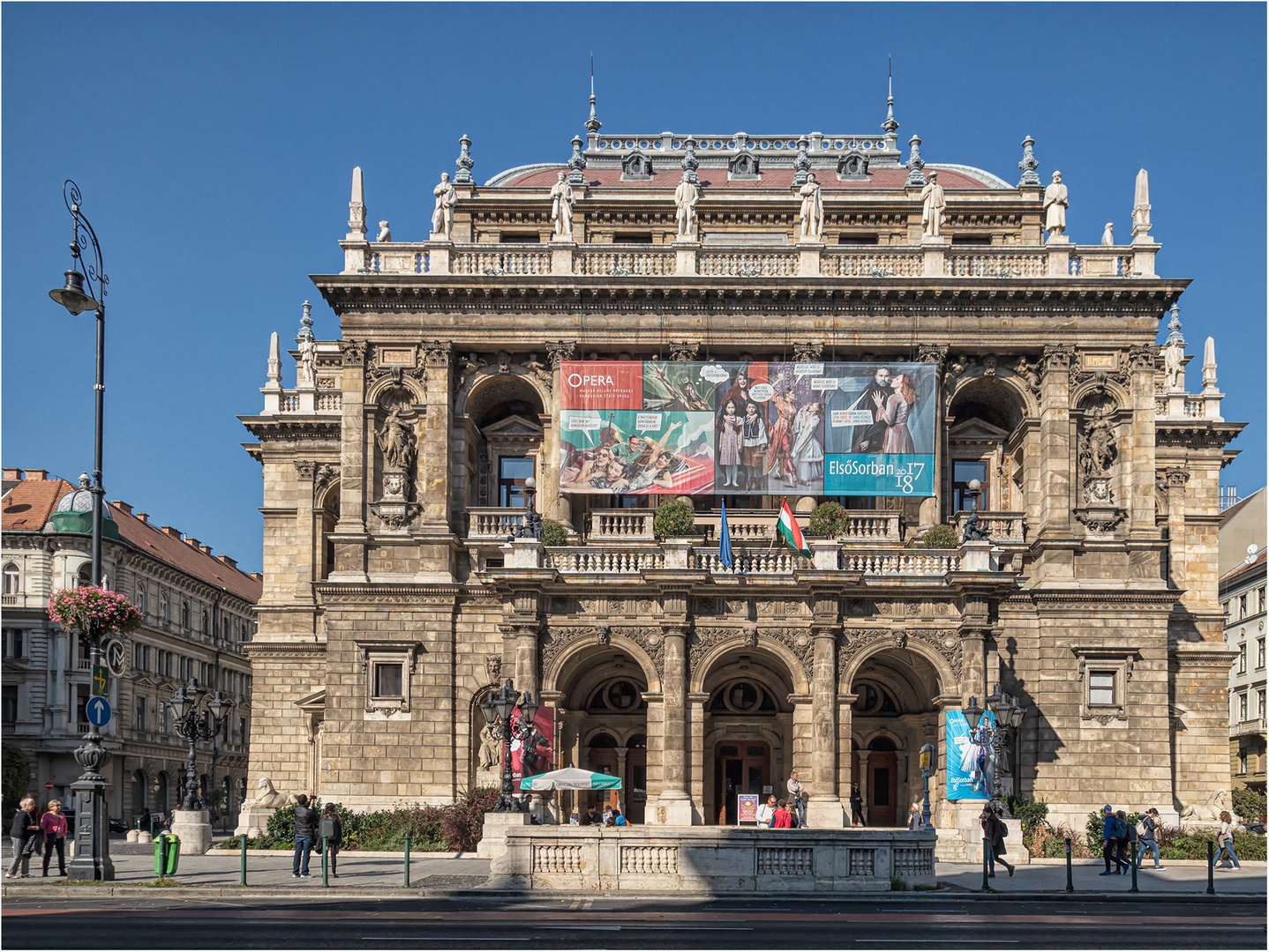 Opernhaus Foto & Bild | city, people, street Bilder auf fotocommunity