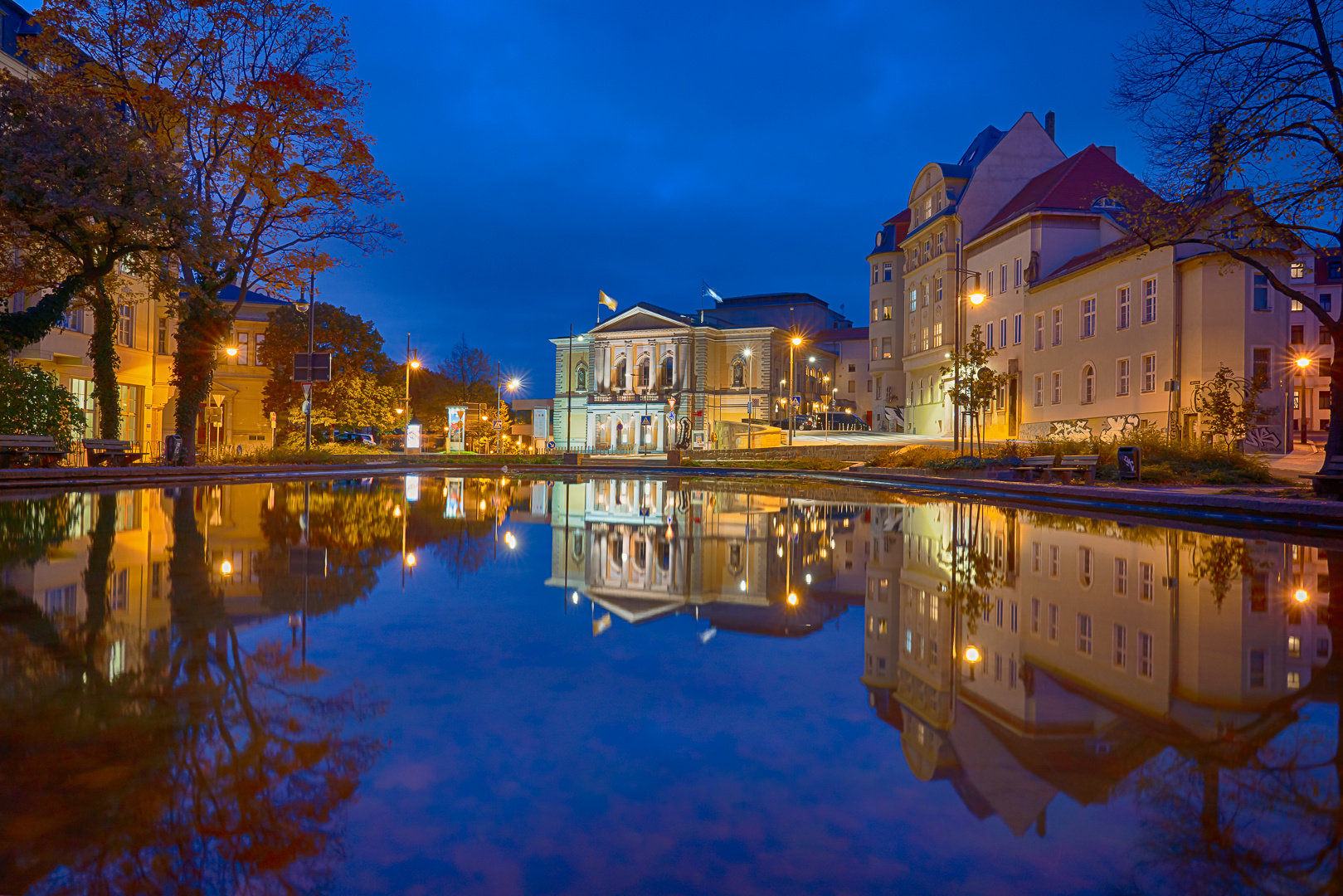 Opernhaus Halle (Saale) Foto & Bild | nacht, halle, oper Bilder auf ...