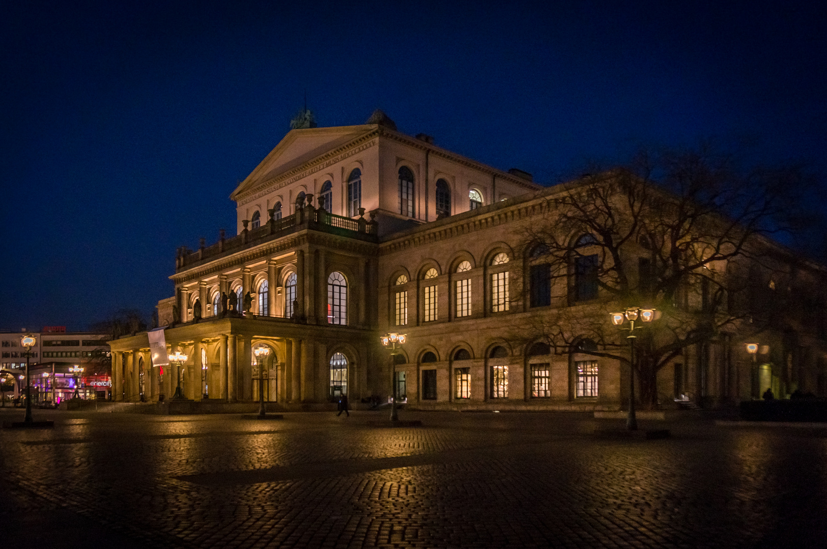 Opernhaus zur Blauen Stunde - Hannover Foto & Bild | architektur ...