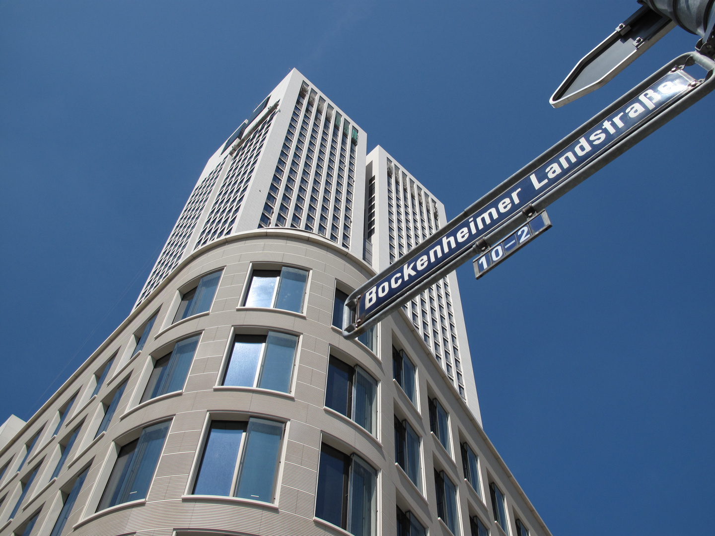 Opernturm Frankfurt Foto & Bild | architektur, motive Bilder auf ...