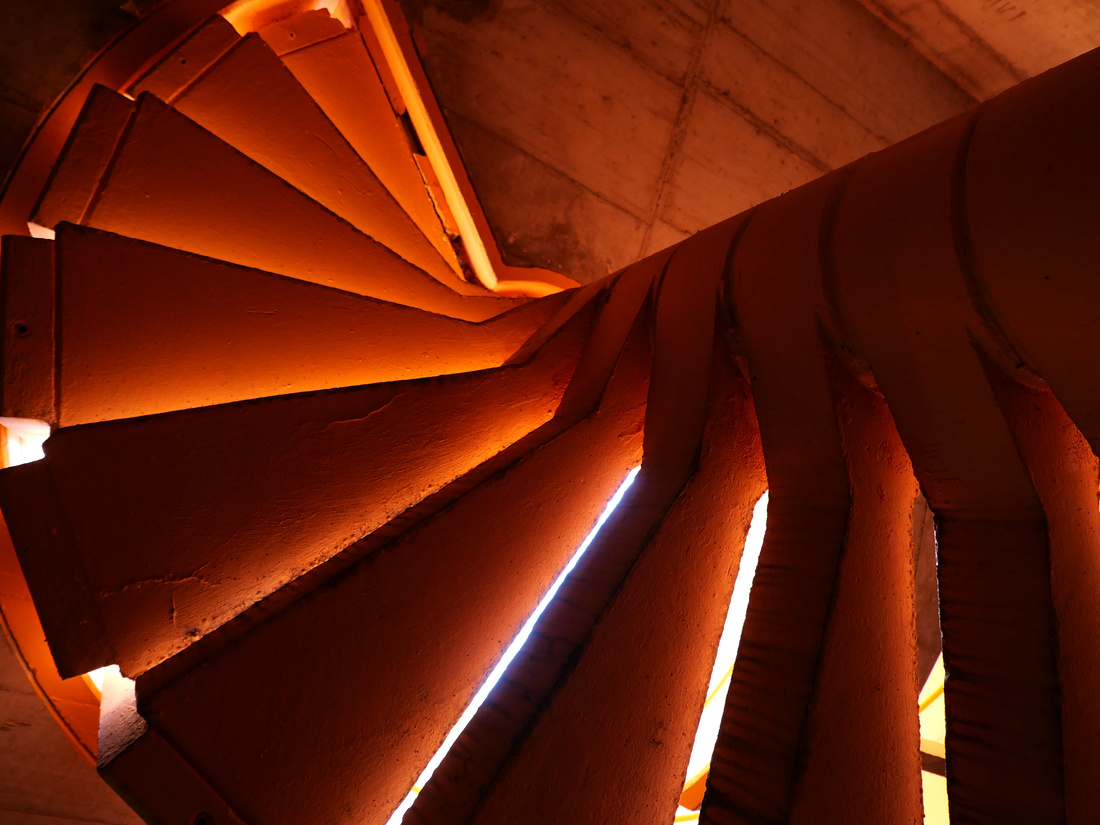 Orange Stairs Foto & Bild | architektur, motive Bilder auf fotocommunity