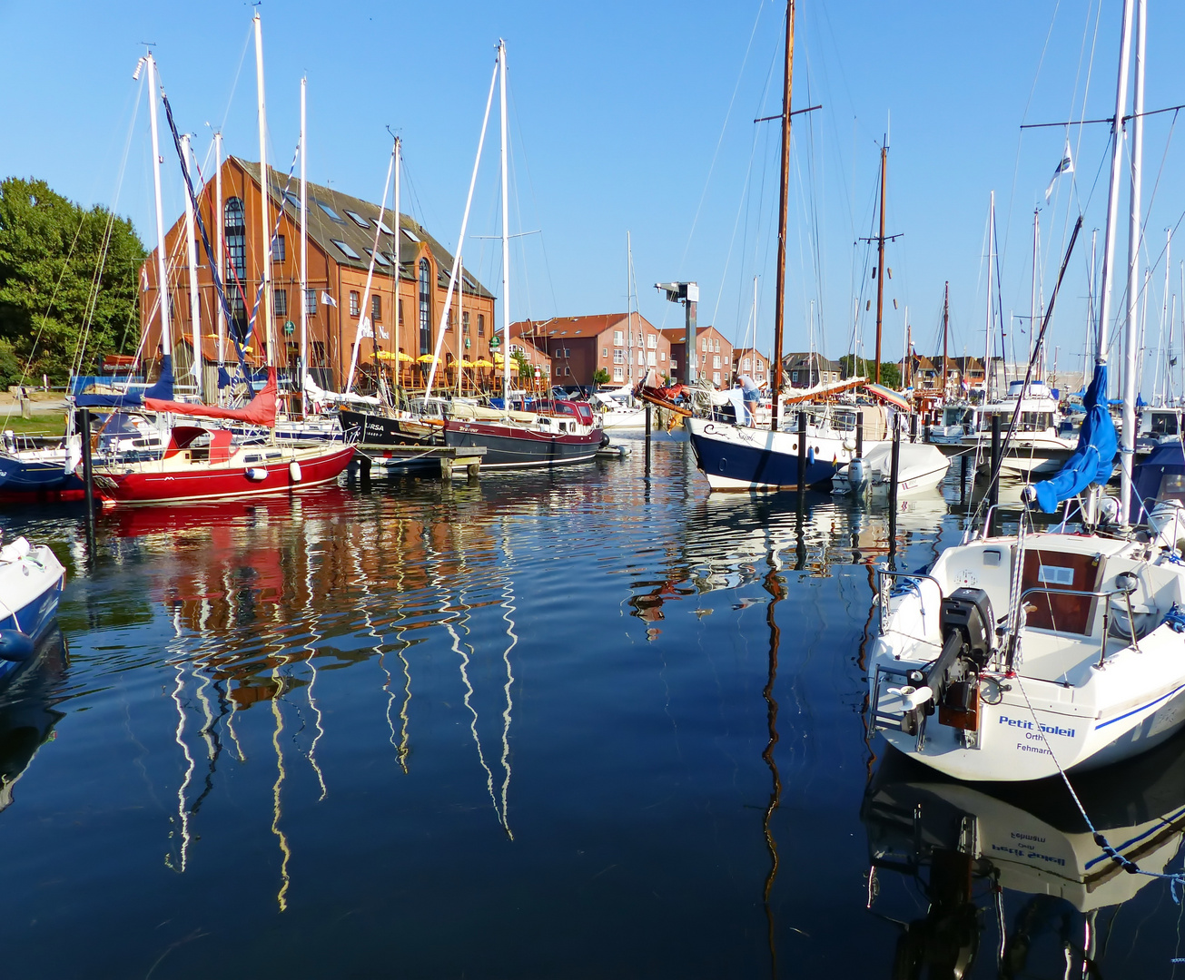 Orther HafenSpiegel Foto & Bild | architektur, deutschland, europe ...