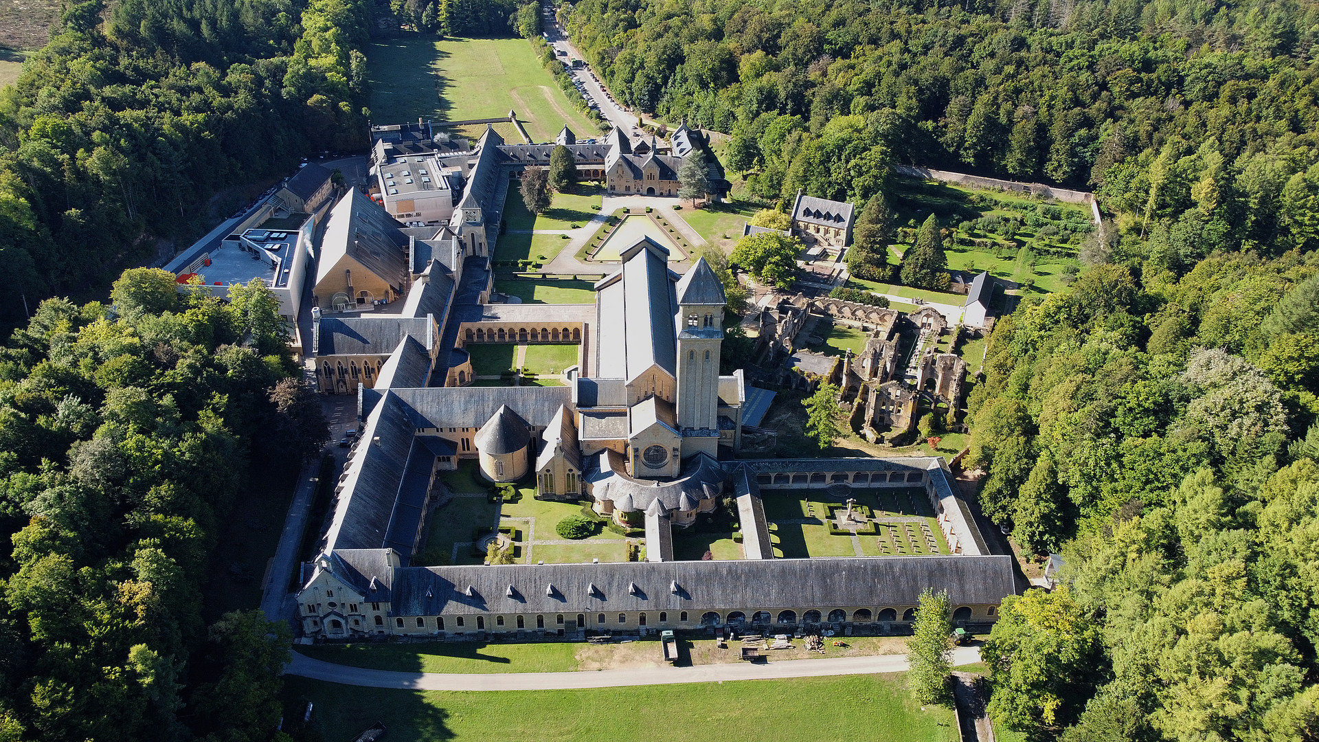 Orval, le site photo et image | architecture, architecture religieuse ...