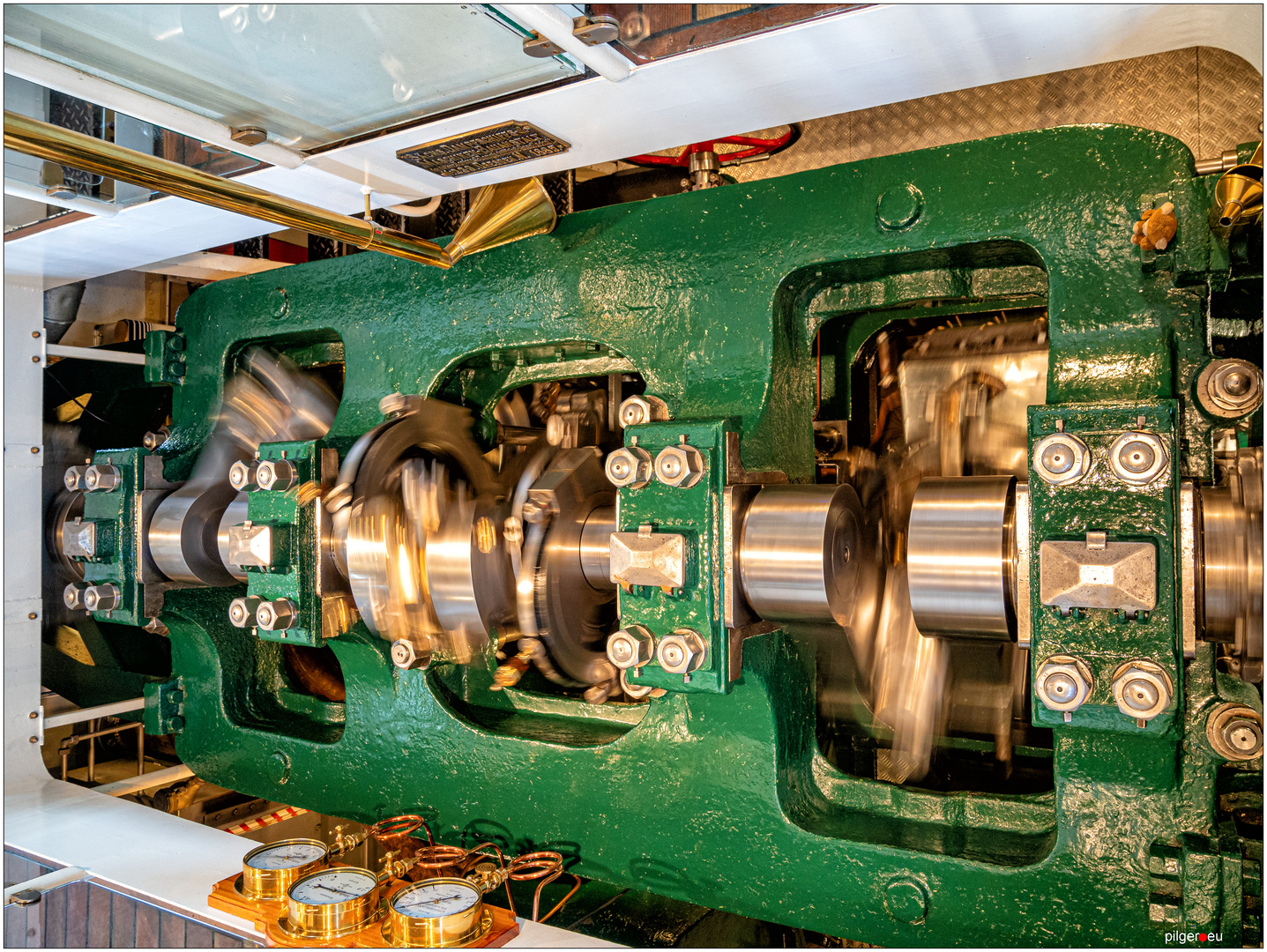 Oszillierende Hochdruck-Zweizylinder-Verbund-Dampfmaschine mit ...