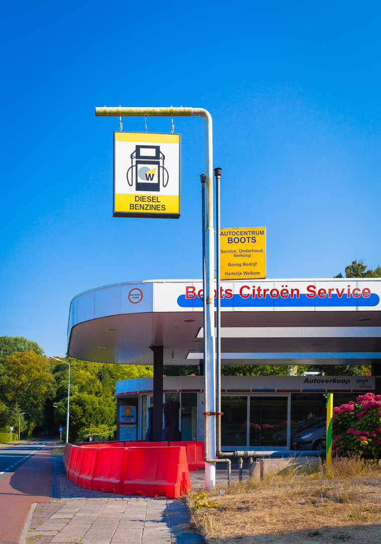 Out of service Foto & Bild | architektur, europe, benelux Bilder auf ...