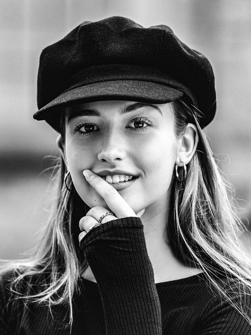 Outdoor mit K. Foto & Bild | portrait, streetfotografie mit menschen, portrait frauen Bilder auf ...