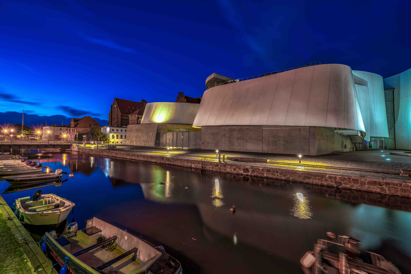 Ozeaneum Stralsund Foto & Bild | blue hour, city, hafen Bilder auf ...