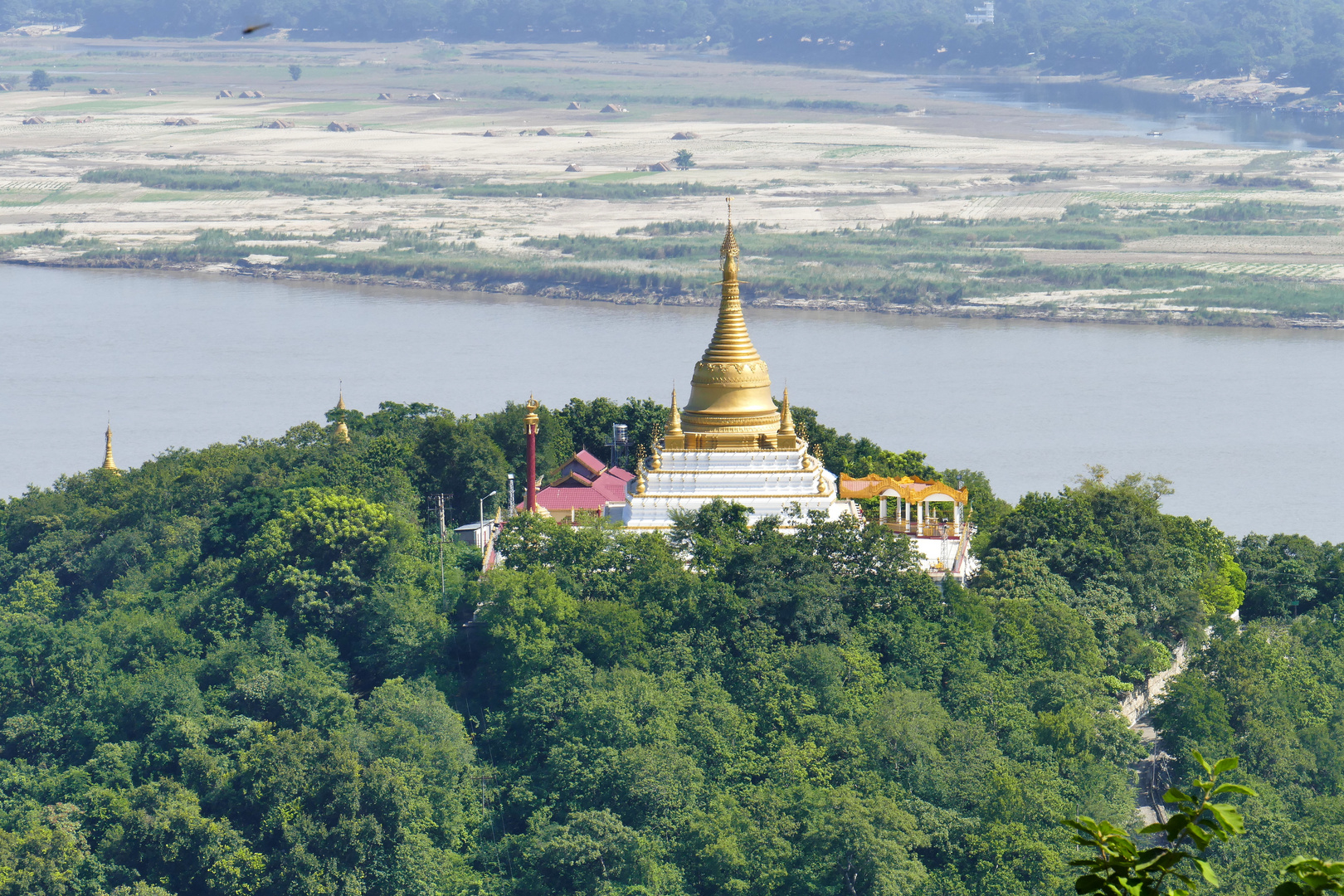 ...Pagoden und die Lebensader Myanmar`s... Foto & Bild | asia, myanmar ...