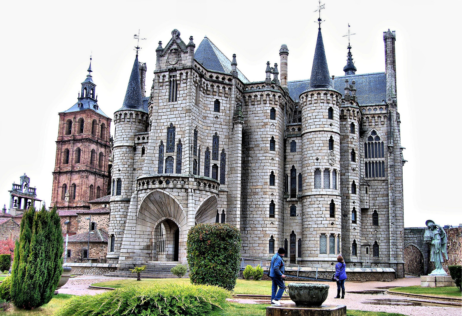 Palacio Gaudi Imagen & Foto | europe, spain, kastilien- leon Fotos de ...