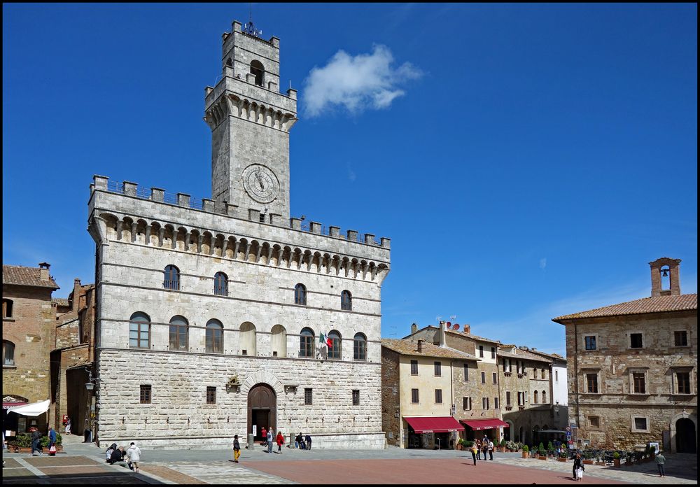 Palazzo Comunale auf der Piazza Grande Foto & Bild | italy, world, architektur Bilder auf ...