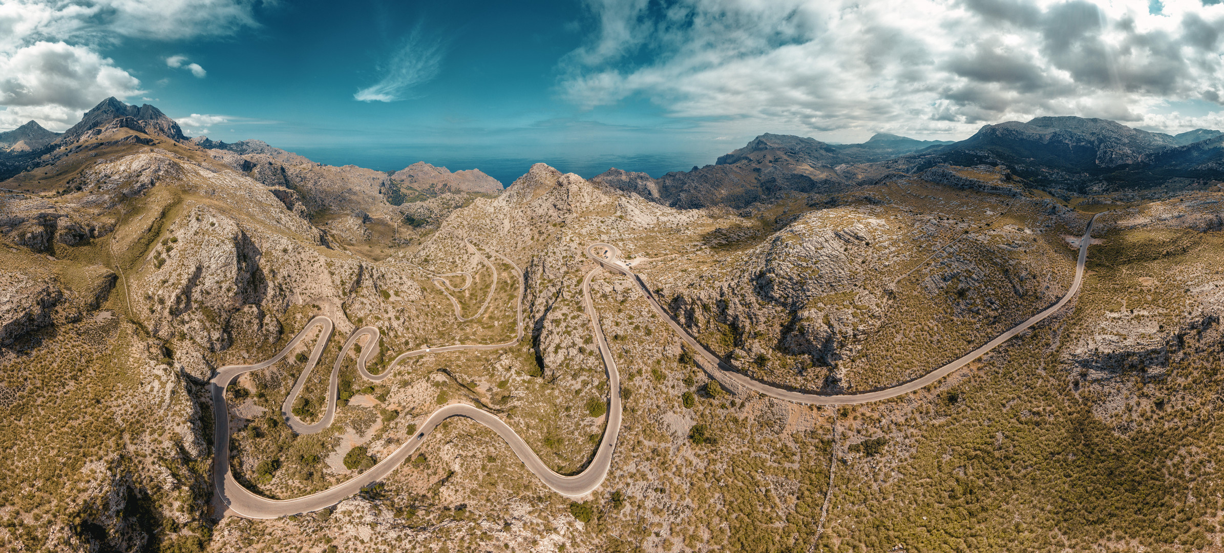 Panorama von der Landschaft im Tramuntanagebirge auf Mallorca / Coll ...