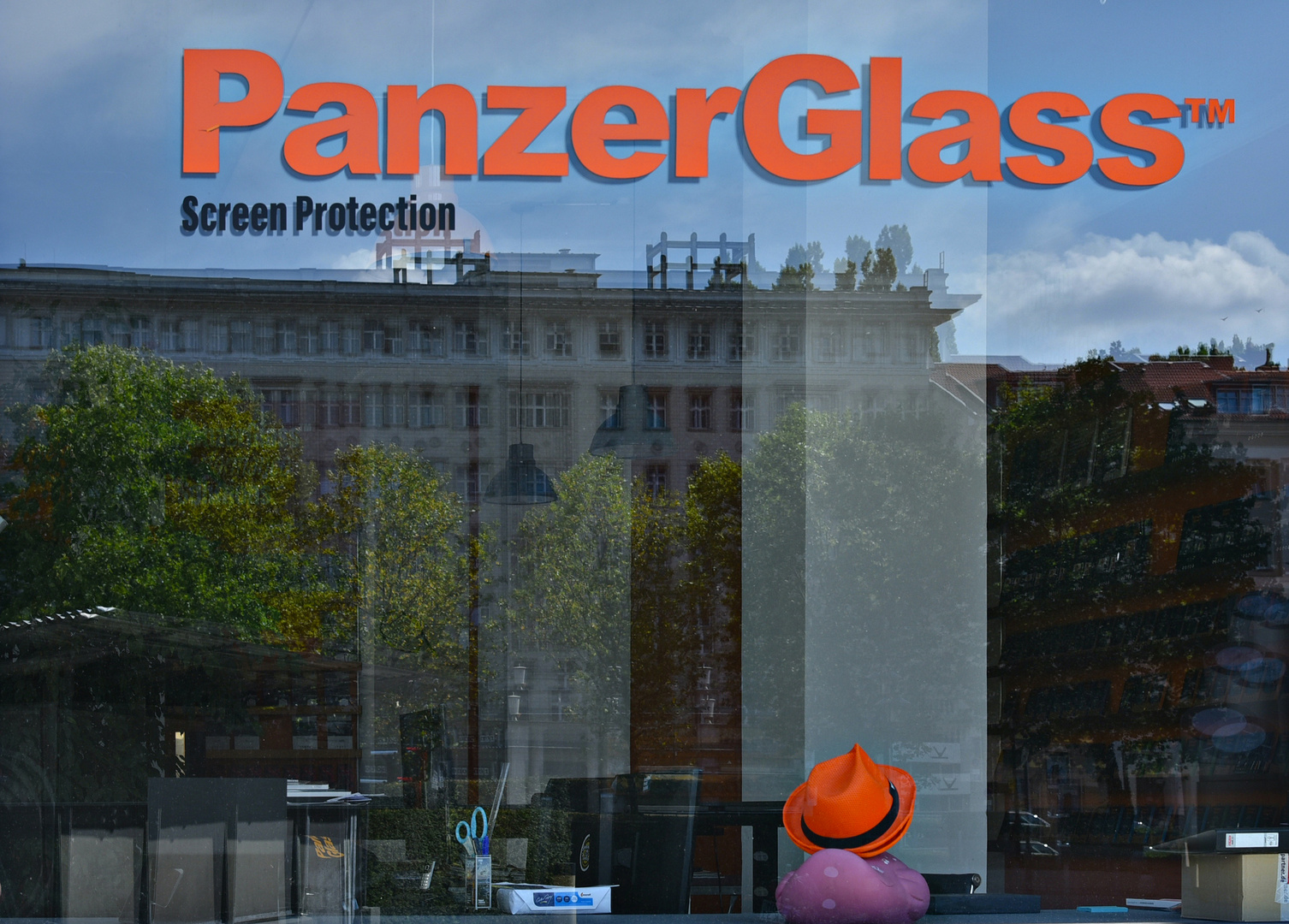 Panzer Glass Foto & Bild | world, berlin, stillleben Bilder auf ...