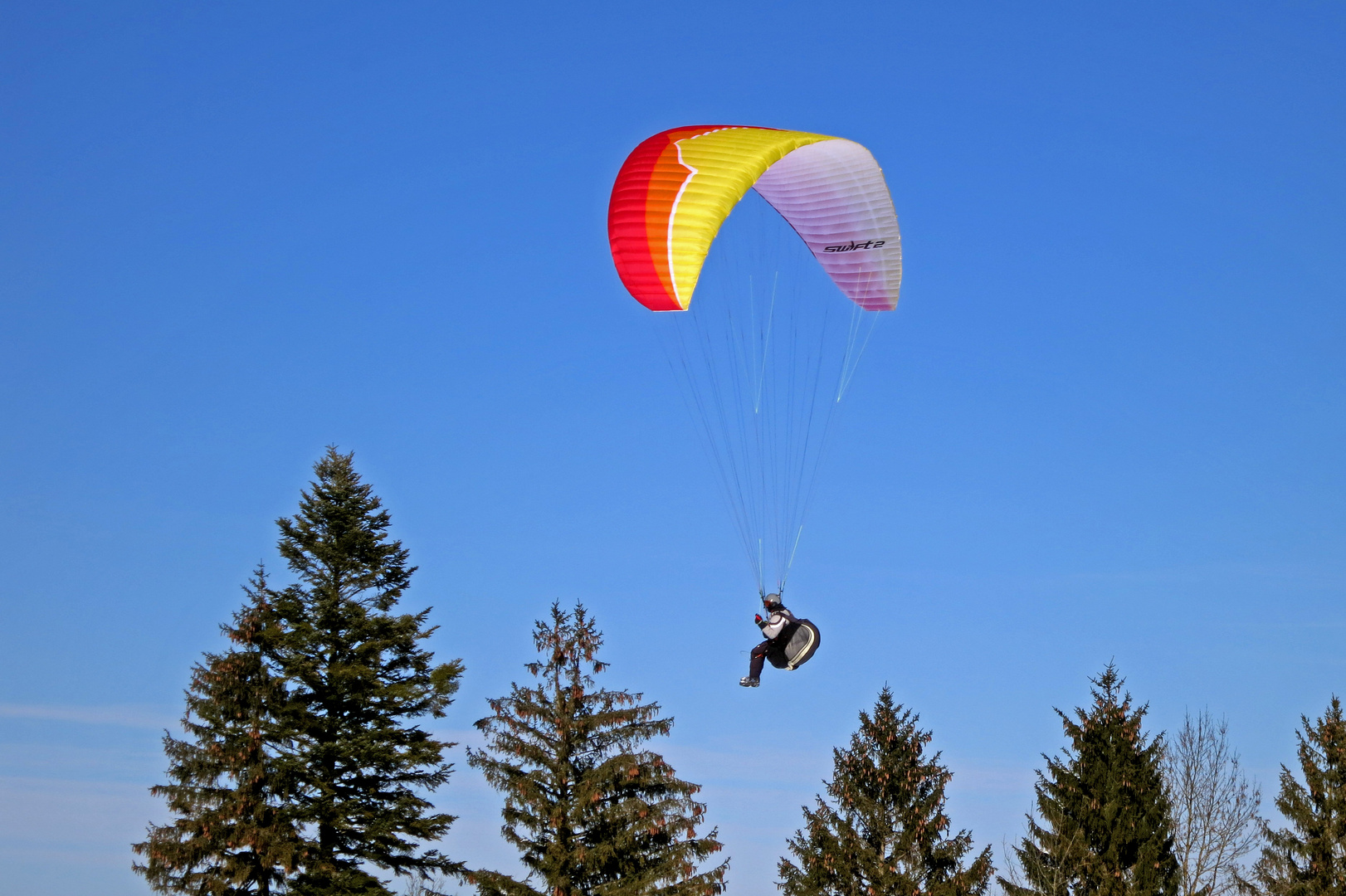 Paragleiter vor der Landung Foto & Bild | sport, winter, landung Bilder ...