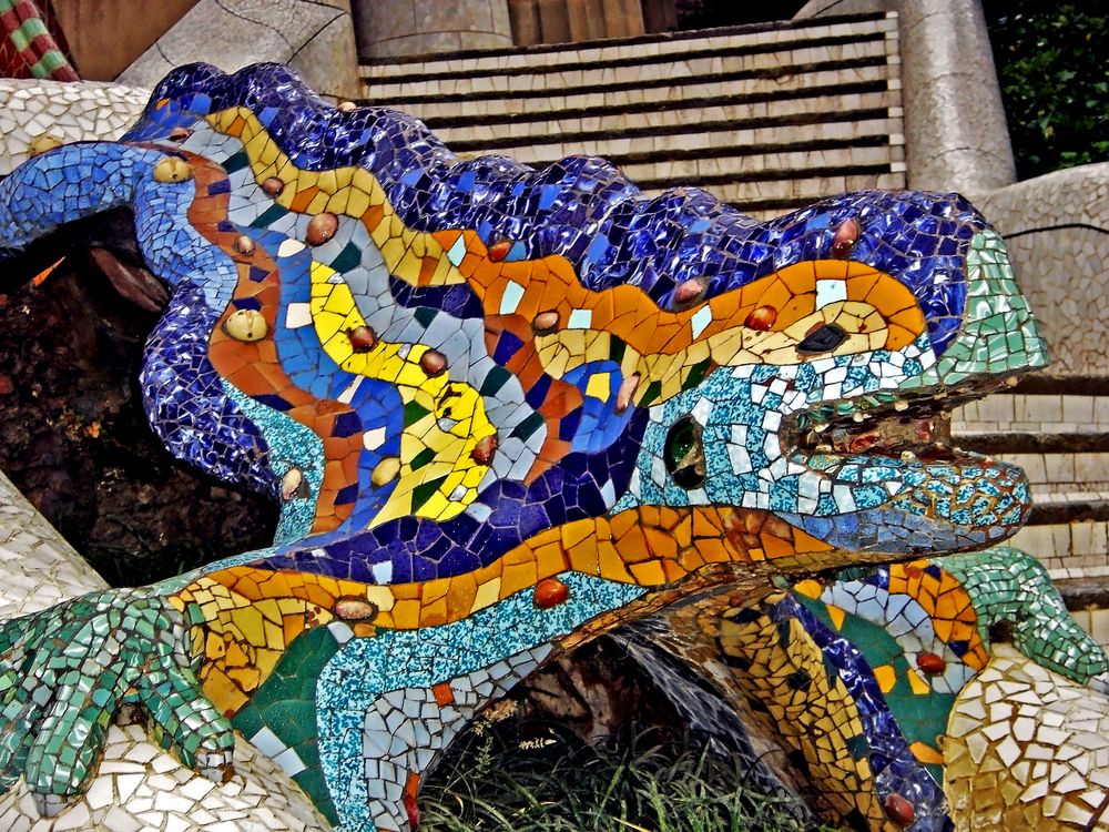 Parc Güell, Barcelona, Dragon, by Antoni Gaudí, ca. 1914 Foto & Bild ...