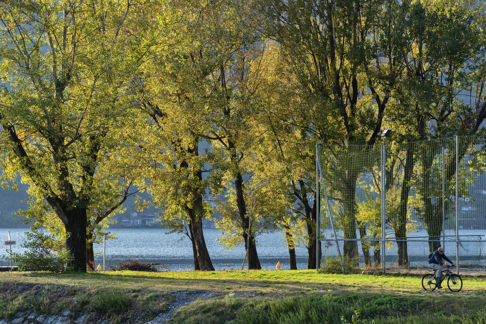 Parco Giona, Maccagno Foto % Immagini| paesaggi, laghi e fiumi, boschi ...