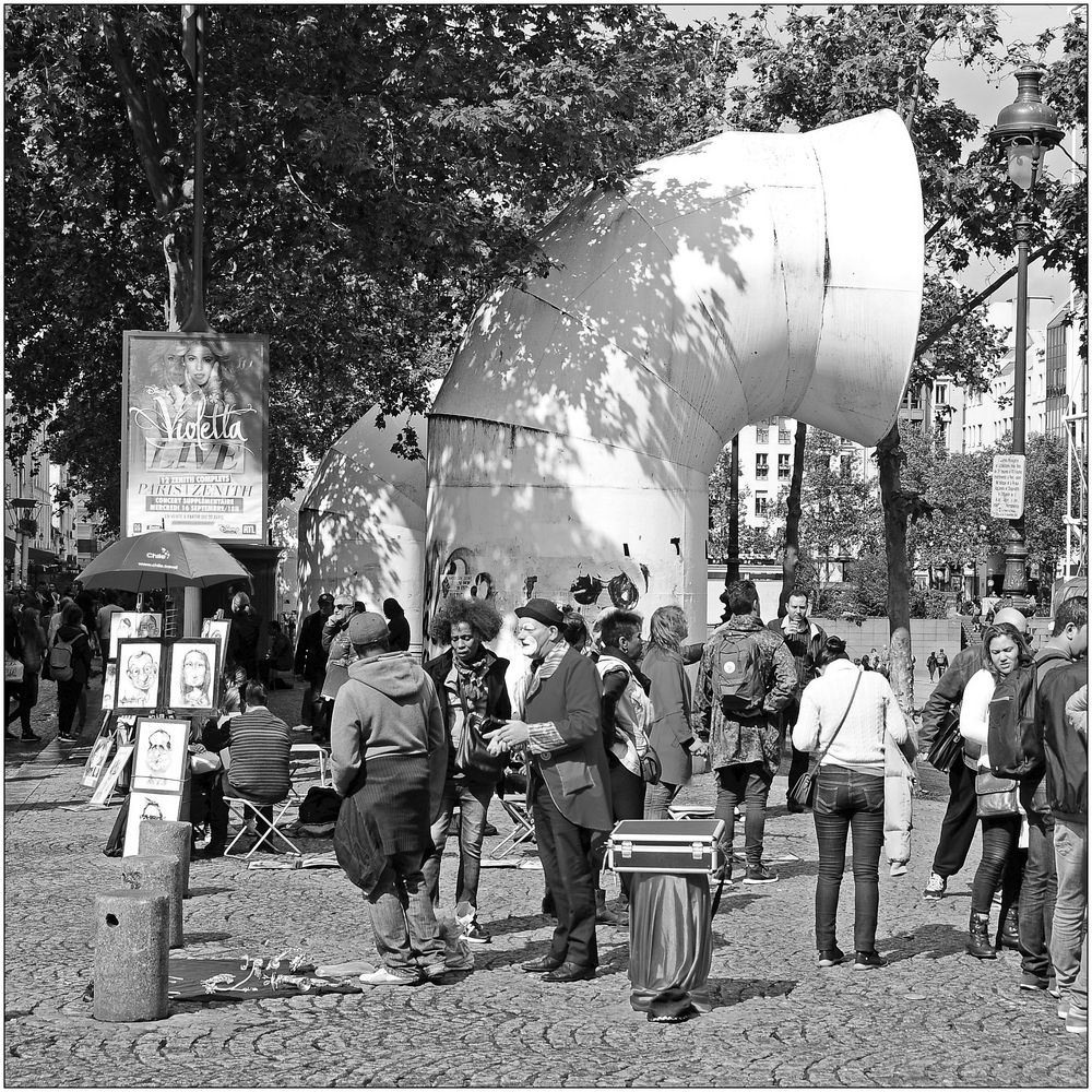 Paris, Centre Pompidou Foto & Bild | streetfotografie mit menschen, kommunikation; grafik ...