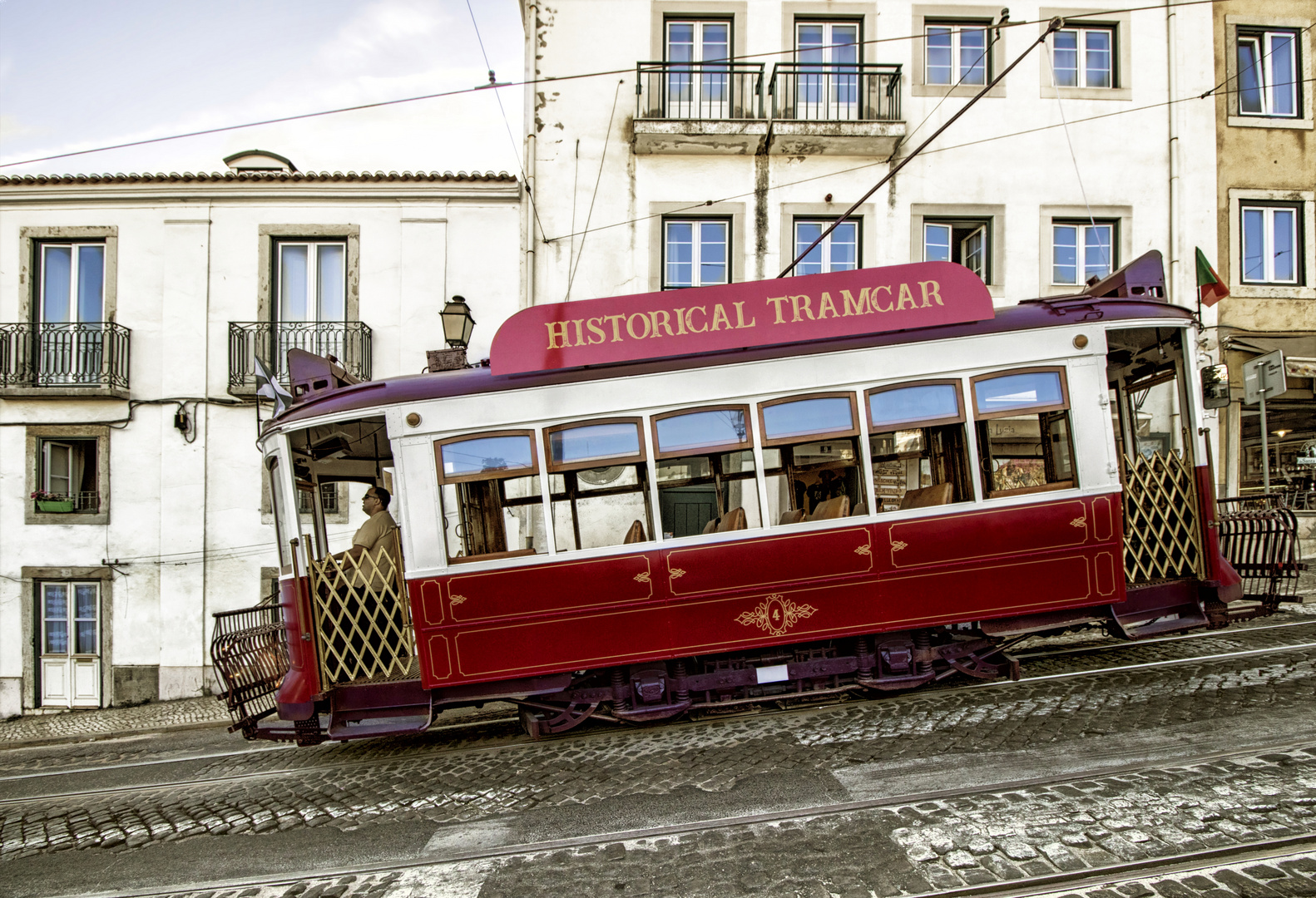 pasa el tranvía Imagen & Foto | europe, portugal, lisboa e vale do tejo ...