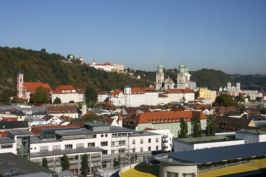 Passau - aus dem neuen Cafe Diwan im Kapfingerturm Foto & Bild | architektur, stadtlandschaft ...