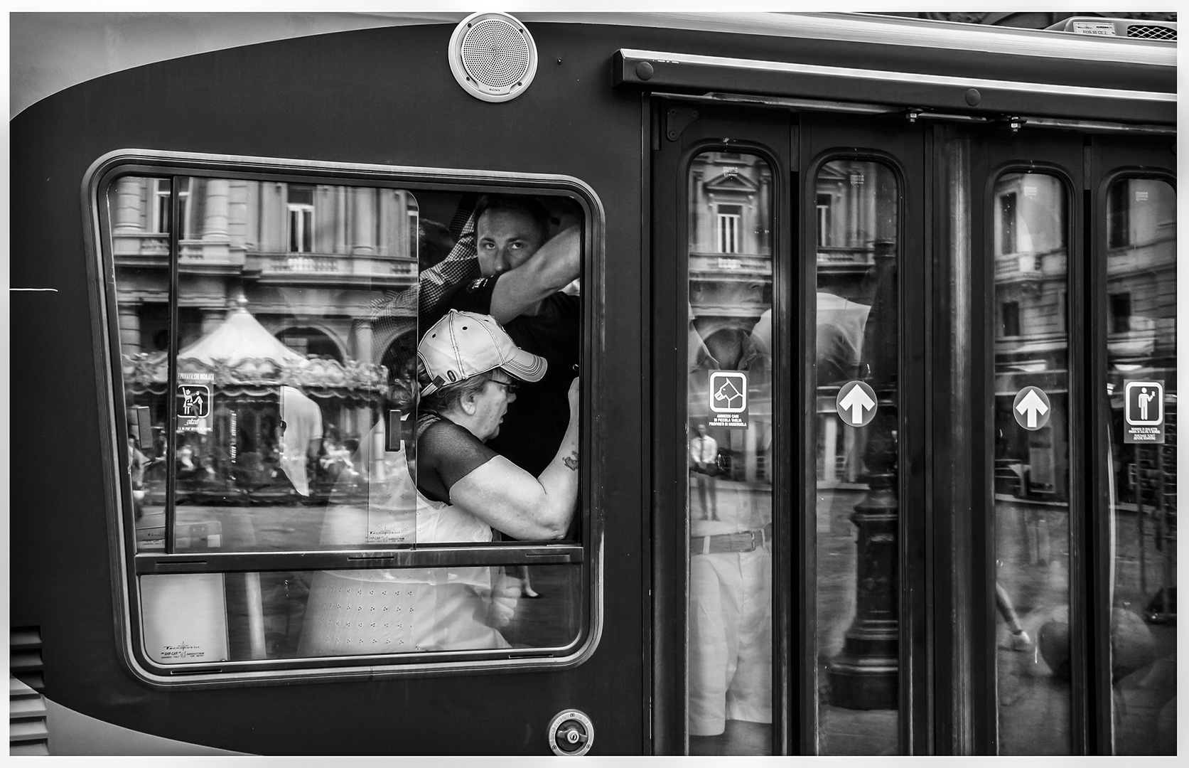 Passengers on bus Foto % Immagini| street photography, temi Foto su ...