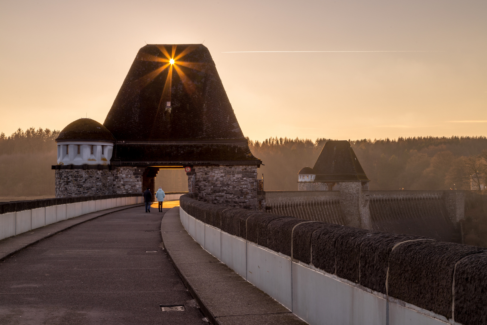 Passt! Foto & Bild | architektur, deutschland, europe Bilder auf ...