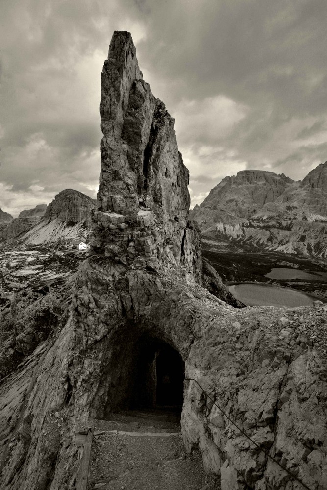 Paternkofel - Galerieaufgang Foto & Bild | monochrom, bearbeitungs - techniken, digiart Bilder ...