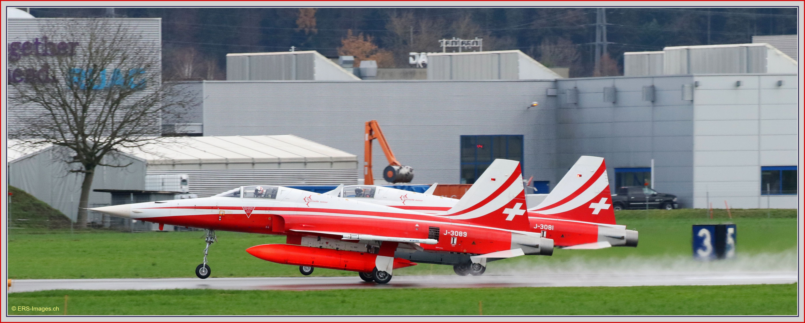Patrouille Suisse Emmen 2018 2018-12-06 207 (25) Northrop F-5E Tiger II © Background RUAG Space ...