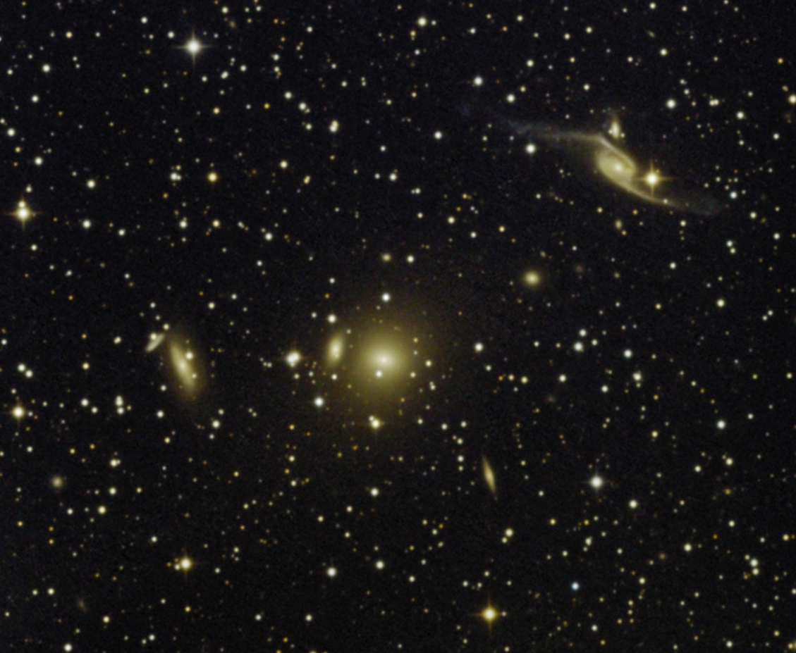 Pavo Cluster, evtl. eine Gravitationslinse entdeckt Foto & Bild ...