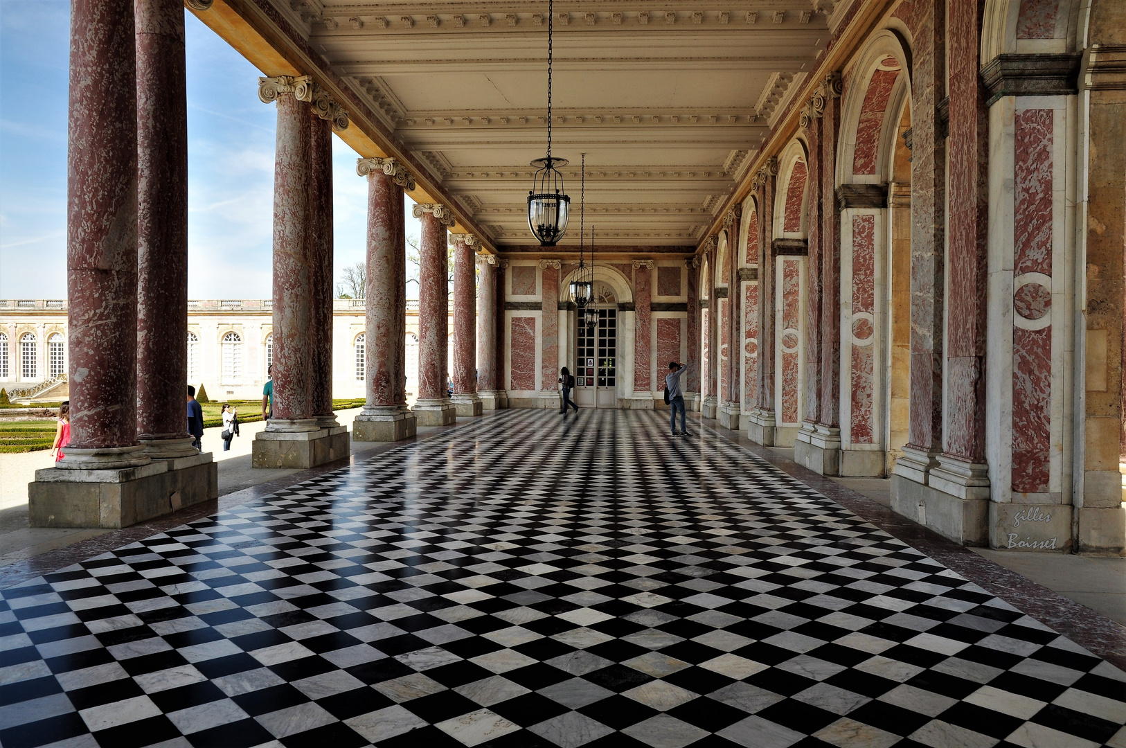 péristyle royal photo et image | europe, france, ile de france Images ...