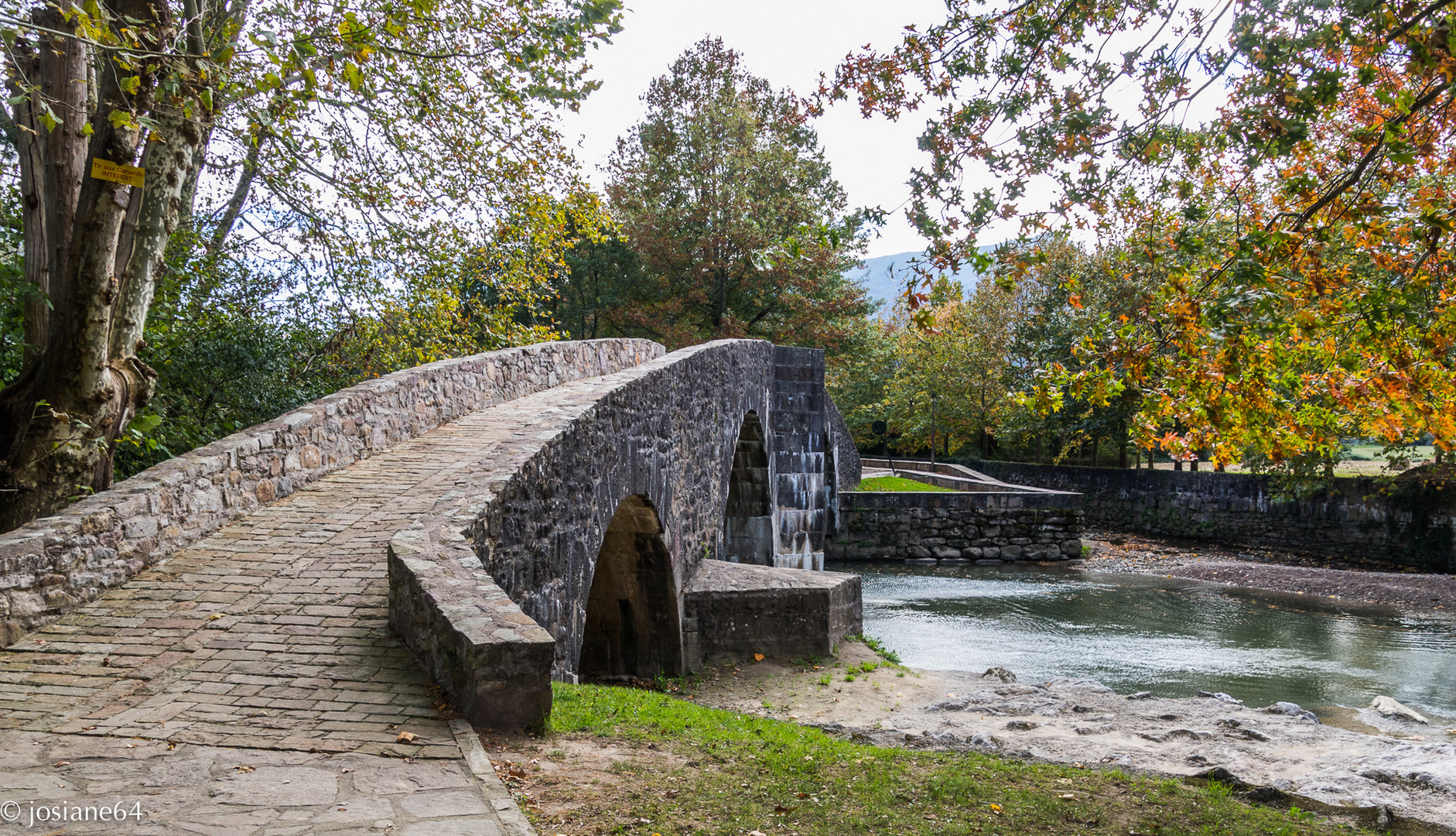 PETIT PONT DE PIERRE A ASCAIN 3 photo et image | paysages, la nature, nature Images fotocommunity