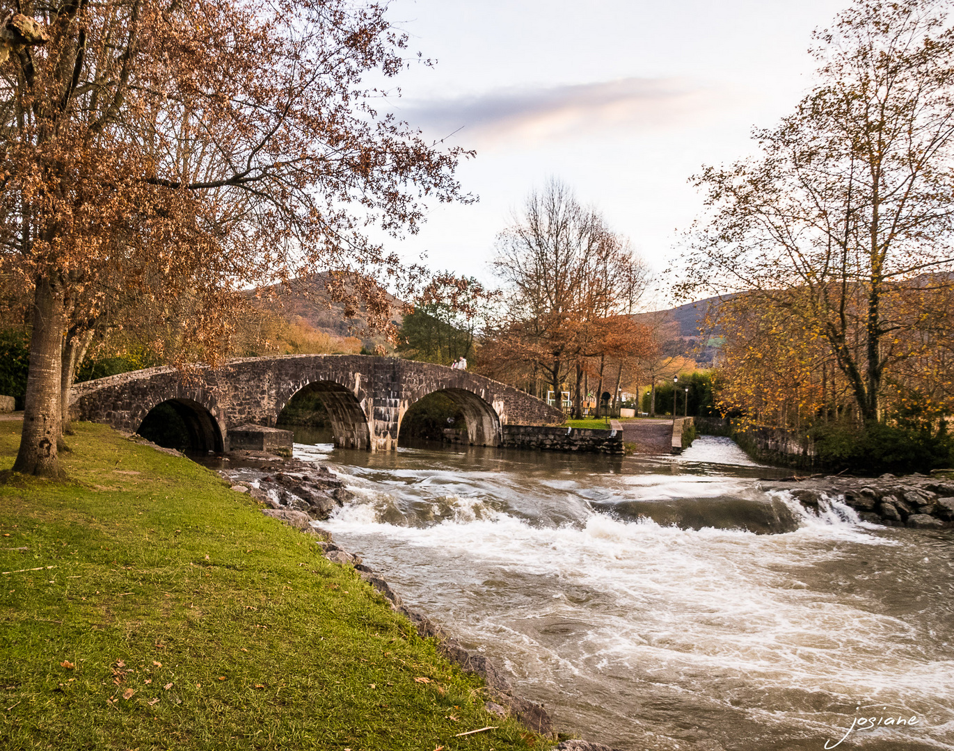 PETIT TORRENT DEVANT LE PONT photo et image | nature, animaux Images ...