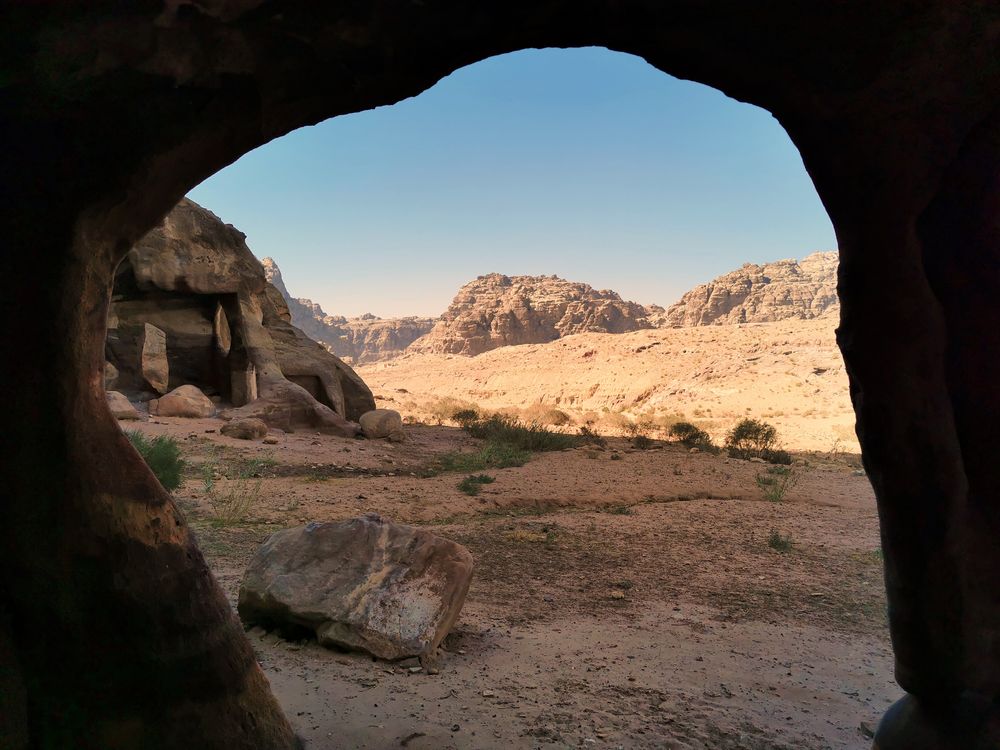Petra Wadi Mataha Ausblick aus einem Grab Foto & Bild | asia, middle ...