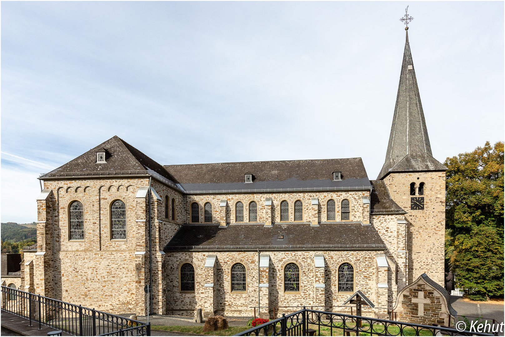 Pfarrkirche "Maria Himmelfahrt" Waldbreitbach Foto & Bild | world ...