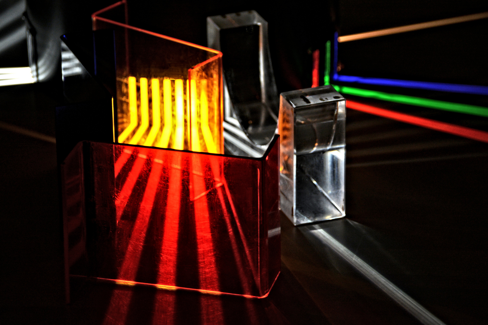 Phæno Wolfsburg - Experimente mit Licht Foto & Bild | reportage ...